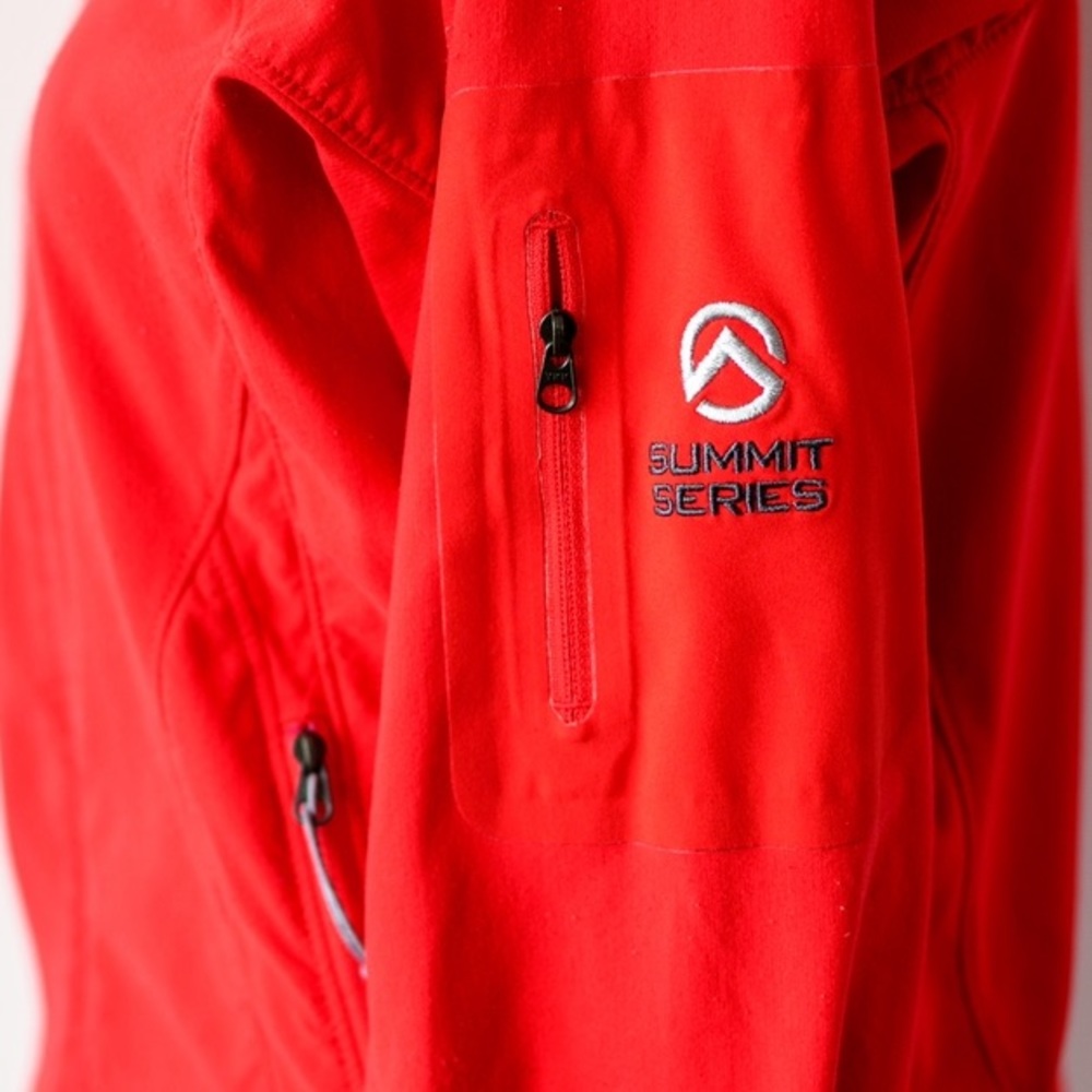 The North Face Summit Series Soft Shell In Red Medium - Gem